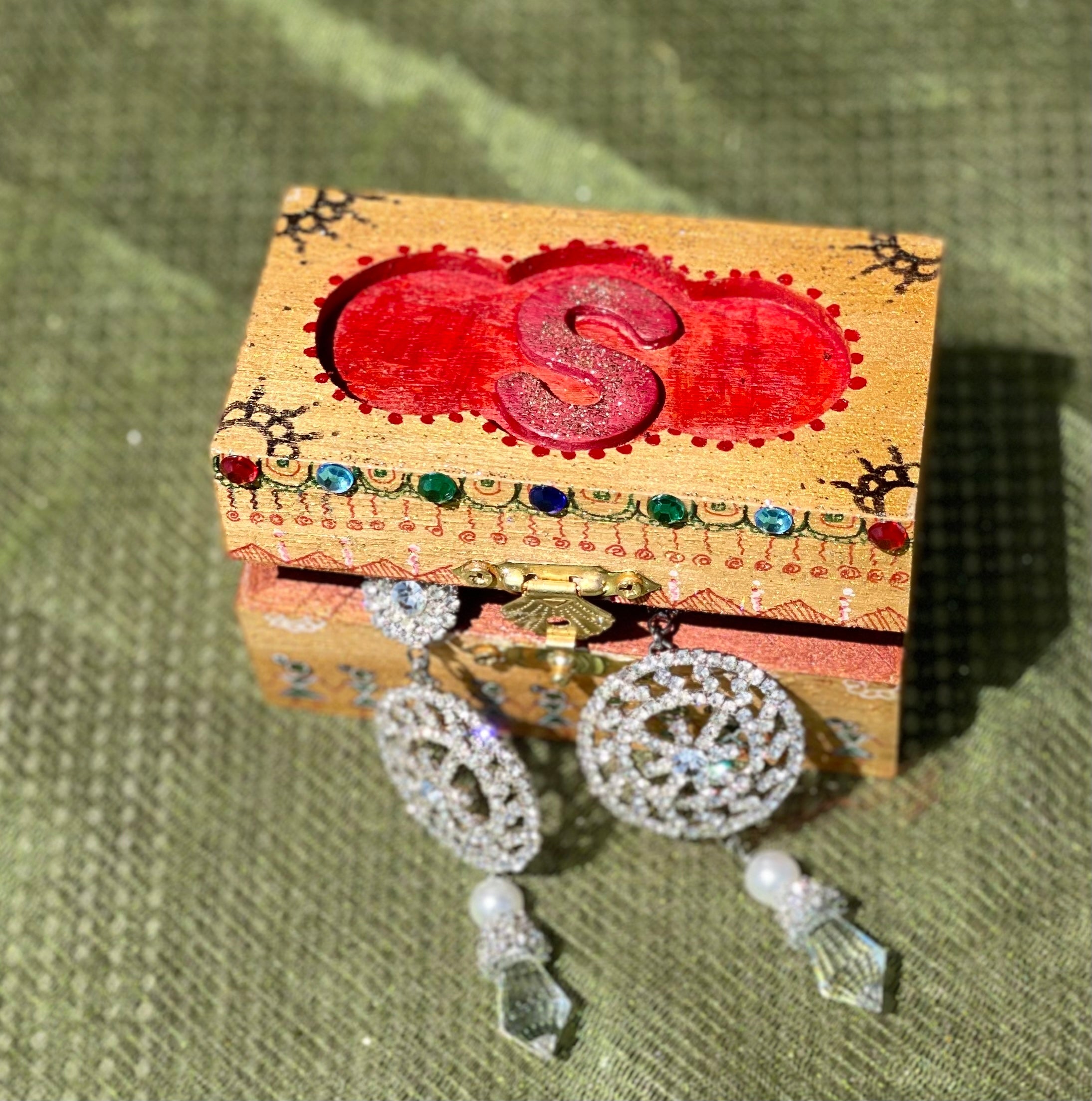 The fascinating journey behind making of beautiful box!