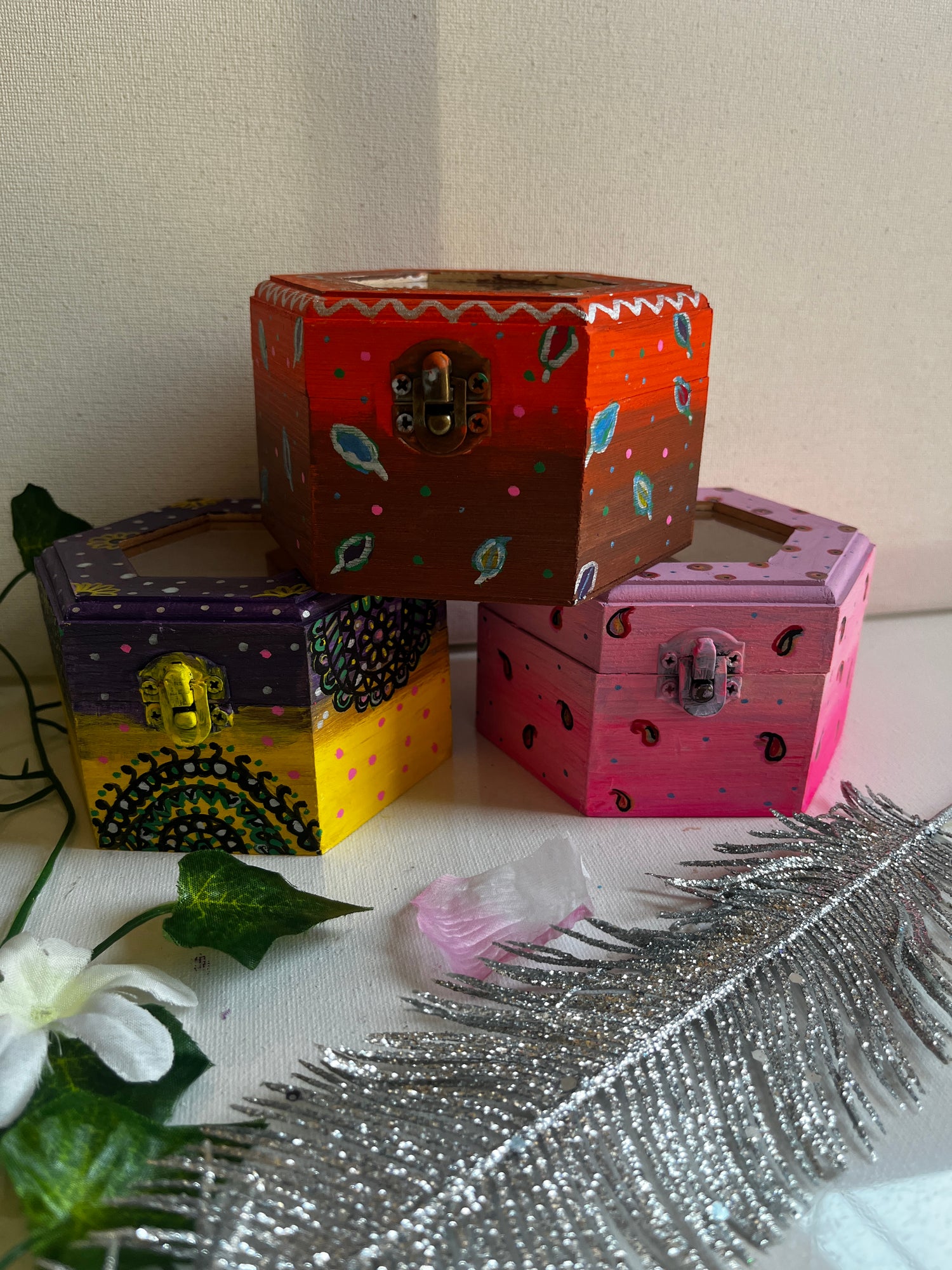 Hand painted gift boxes and decorations | Sinhascreations