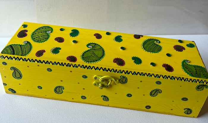 Hand painted gift boxes and decorations | Sinhascreations